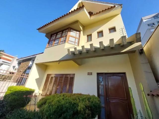 Casa / Sobrado para Locação em Porto Alegre/RS Camaquã 4 Quartos