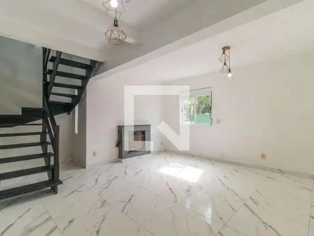 Casa / Sobrado para Locação em Porto Alegre/RS Campo Novo 2 Quartos