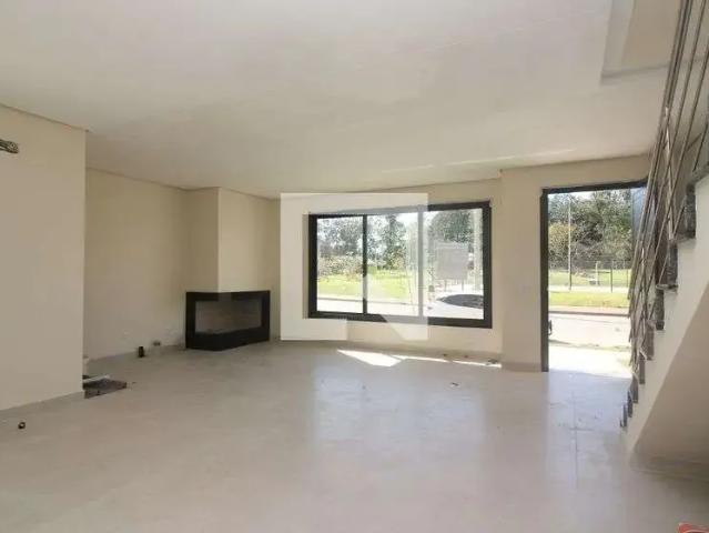 Casa / Sobrado para Locação em Porto Alegre/RS Campo Novo 3 Quartos