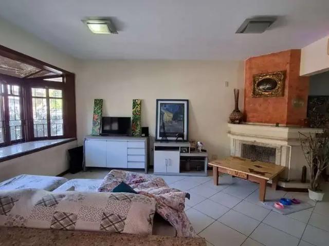 Casa / Sobrado para Locação em Porto Alegre/RS Chácara das Pedras 3 Quartos