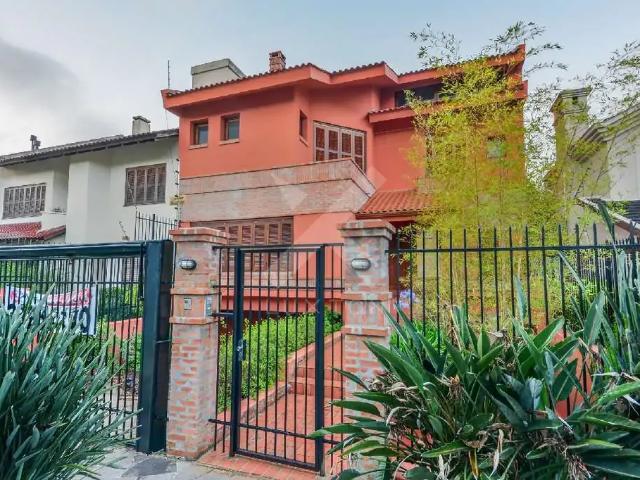 Casa / Sobrado para Locação em Porto Alegre/RS Chácara das Pedras 4 Quartos