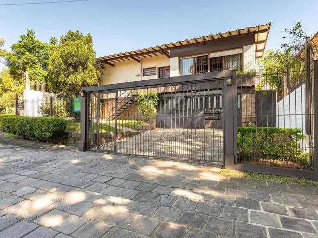 Casa / Sobrado para Locação em Porto Alegre/RS Chácara das Pedras 4 Quartos