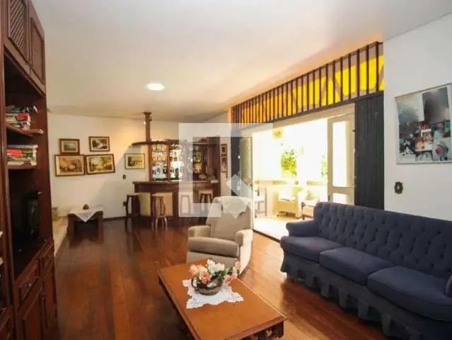Casa / Sobrado para Locação em Porto Alegre/RS Cristal 4 Quartos