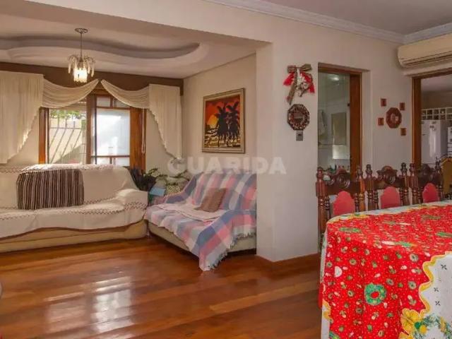 Casa / Sobrado para Locação em Porto Alegre/RS Cristal 4 Quartos