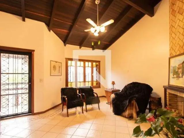 Casa / Sobrado para Locação em Porto Alegre/RS Cristal 3 Quartos