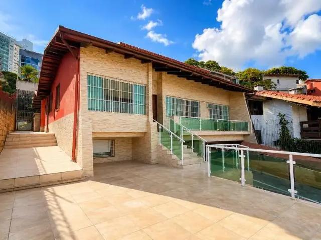 Casa / Sobrado para Locação em Porto Alegre/RS Boa Vista 4 Quartos