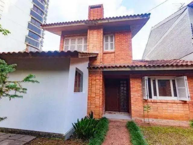 Casa / Sobrado para Locação em Porto Alegre/RS Bela Vista 4 Quartos