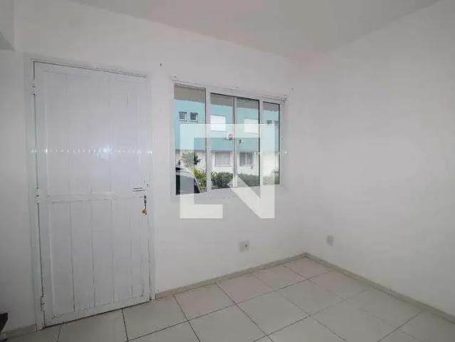 Casa / Sobrado para Locação em Porto Alegre/RS Belém Novo 2 Quartos