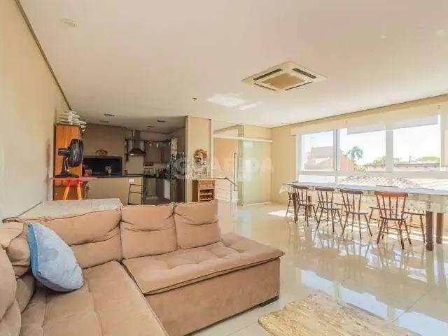 Casa / Sobrado para Locação em Porto Alegre/RS Guarujá 4 Quartos