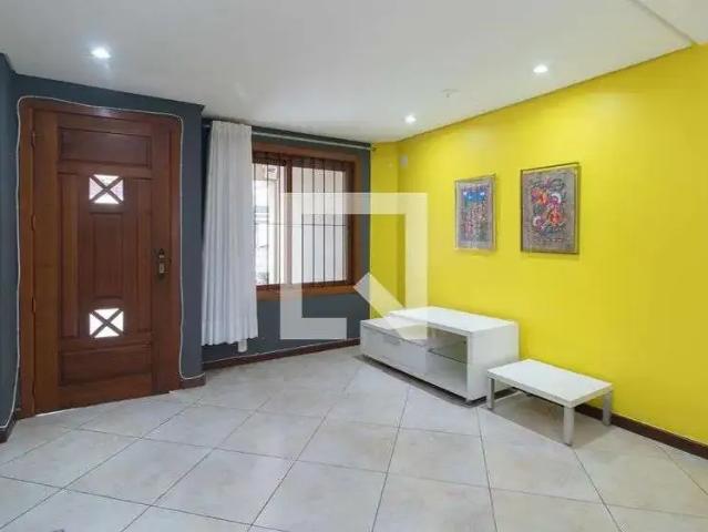Casa / Sobrado para Locação em Porto Alegre/RS Guarujá 3 Quartos