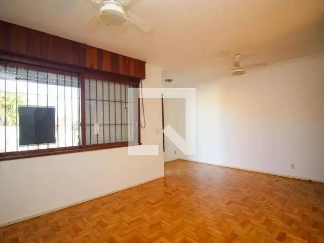 Casa / Sobrado para Locação em Porto Alegre/RS Guarujá 3 Quartos