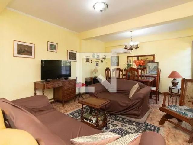Casa / Sobrado para Locação em Porto Alegre/RS Espírito Santo 4 Quartos
