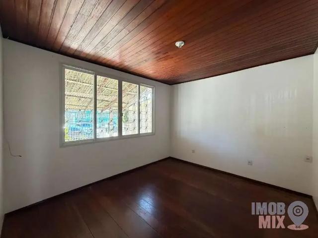 Casa / Sobrado para Locação em Porto Alegre/RS Floresta 2 Quartos