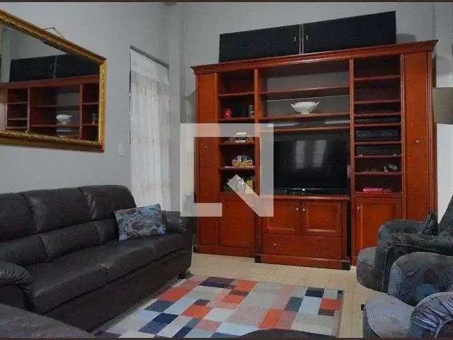 Casa / Sobrado para Locação em Porto Alegre/RS Floresta 4 Quartos