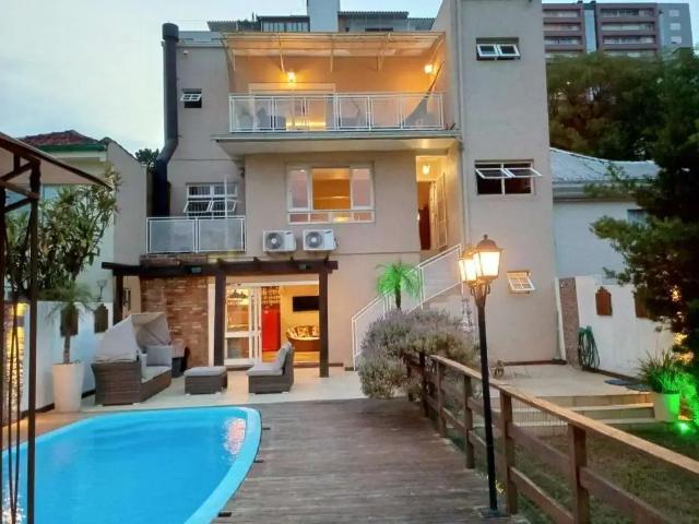 Casa / Sobrado para Locação em Porto Alegre/RS Higienópolis 3 Quartos