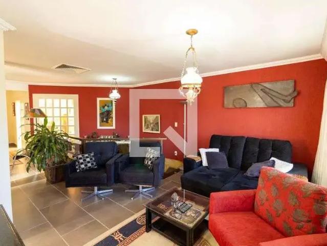 Casa / Sobrado para Locação em Porto Alegre/RS Ipanema 4 Quartos