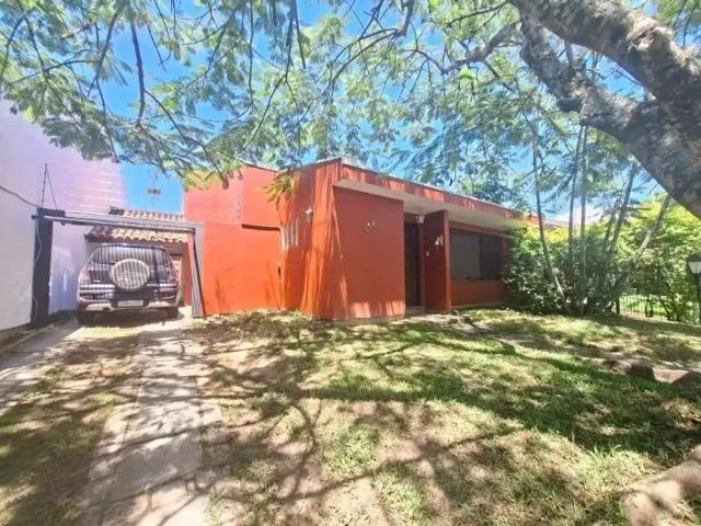 Casa / Sobrado para Locação em Porto Alegre/RS Ipanema 5 Quartos
