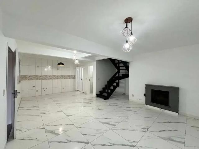Casa / Sobrado para Locação em Porto Alegre/RS Ipanema 2 Quartos