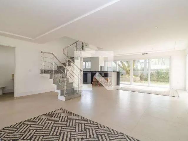 Casa / Sobrado para Locação em Porto Alegre/RS Ipanema 3 Quartos
