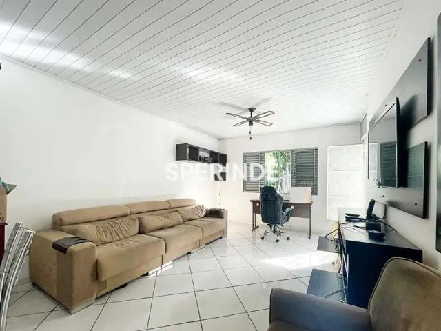 Casa / Sobrado para Locação em Porto Alegre/RS Jardim do Salso 3 Quartos