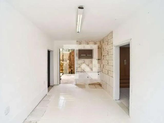 Casa / Sobrado para Locação em Porto Alegre/RS Jardim Floresta 1 Quartos