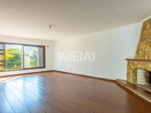 Casa / Sobrado para Locação em Porto Alegre/RS Jardim Itu Sabará 3 Quartos