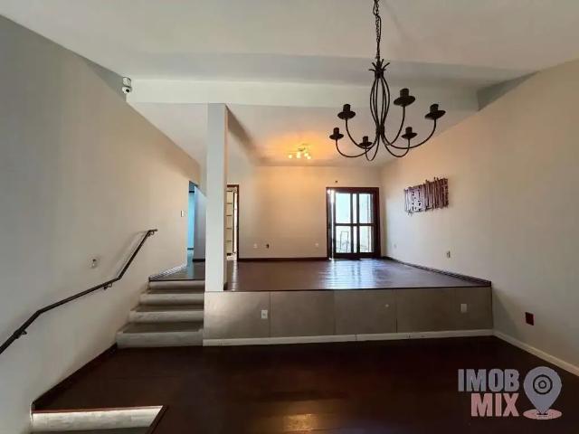 Casa / Sobrado para Locação em Porto Alegre/RS Jardim Itu Sabará 3 Quartos