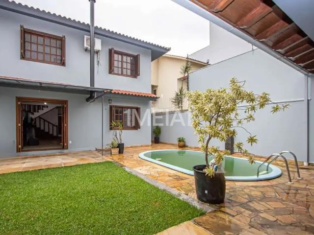 Casa / Sobrado para Locação em Porto Alegre/RS Jardim Itu Sabará 4 Quartos