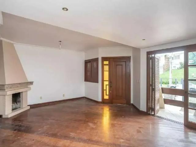 Casa / Sobrado para Locação em Porto Alegre/RS Jardim Isabel 3 Quartos