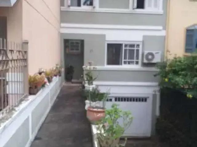 Casa / Sobrado para Locação em Porto Alegre/RS Jardim Isabel 3 Quartos