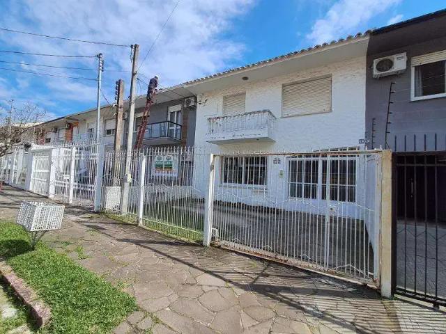 Casa / Sobrado para Locação em Porto Alegre/RS Jardim Lindóia 3 Quartos