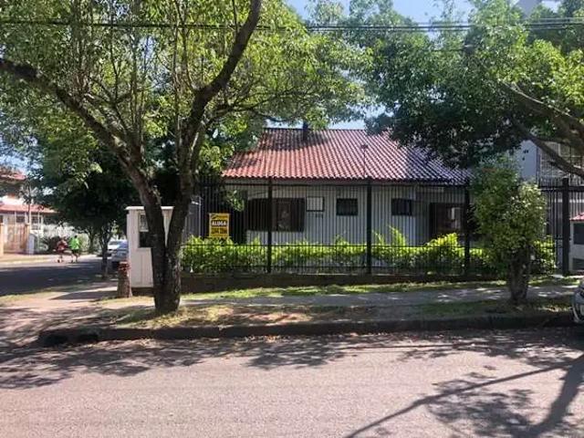 Casa / Sobrado para Locação em Porto Alegre/RS Jardim Planalto 3 Quartos