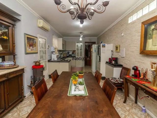 Casa / Sobrado para Locação em Porto Alegre/RS Moinhos de Vento 4 Quartos