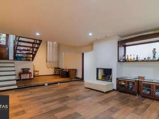 Casa / Sobrado para Locação em Porto Alegre/RS Medianeira 3 Quartos