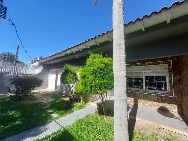 Casa / Sobrado para Locação em Porto Alegre/RS Medianeira 3 Quartos