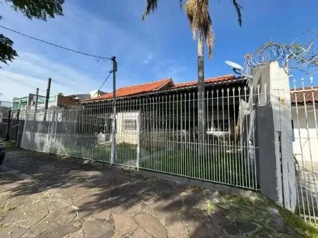 Casa / Sobrado para Locação em Porto Alegre/RS Medianeira 3 Quartos