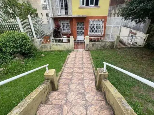 Casa / Sobrado para Locação em Porto Alegre/RS Menino Deus 3 Quartos