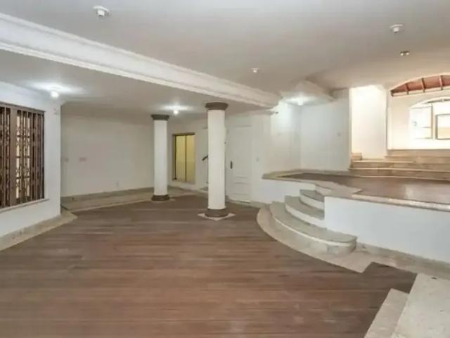Casa / Sobrado para Locação em Porto Alegre/RS Menino Deus 4 Quartos