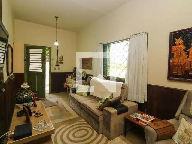 Casa / Sobrado para Locação em Porto Alegre/RS Menino Deus 4 Quartos