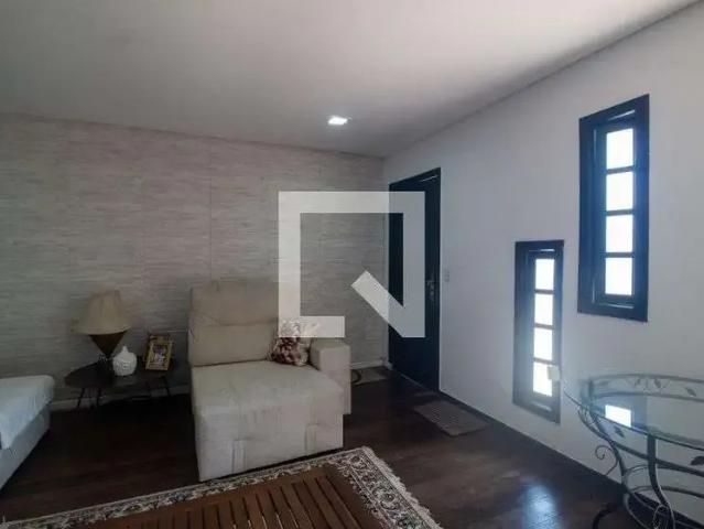Casa / Sobrado para Locação em Porto Alegre/RS Nonoai 4 Quartos