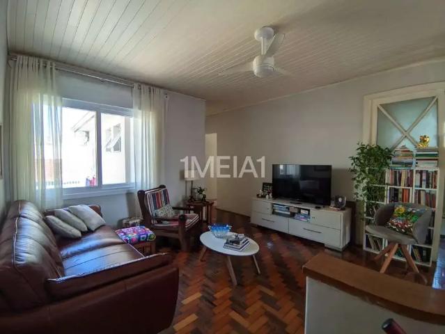 Casa / Sobrado para Locação em Porto Alegre/RS São Geraldo 3 Quartos