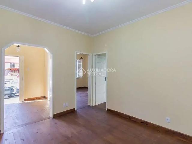 Casa / Sobrado para Locação em Porto Alegre/RS São Geraldo 2 Quartos