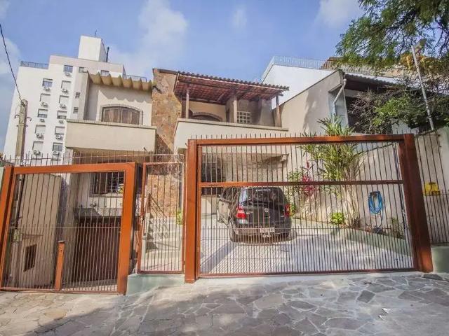 Casa / Sobrado para Locação em Porto Alegre/RS São João 3 Quartos