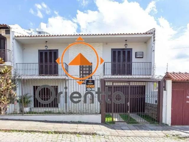 Casa / Sobrado para Locação em Porto Alegre/RS São João 3 Quartos