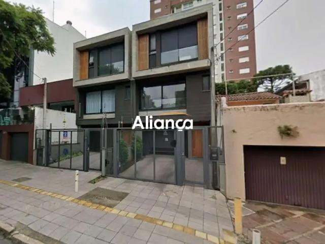 Casa / Sobrado para Locação em Porto Alegre/RS São João 3 Quartos