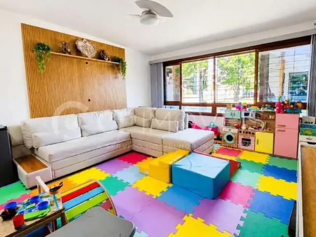 Casa / Sobrado para Locação em Porto Alegre/RS Jardim Lindóia 3 Quartos