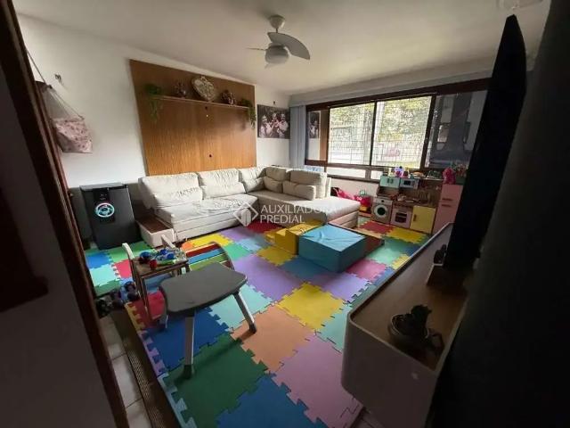 Casa / Sobrado para Locação em Porto Alegre/RS São Sebastião 3 Quartos