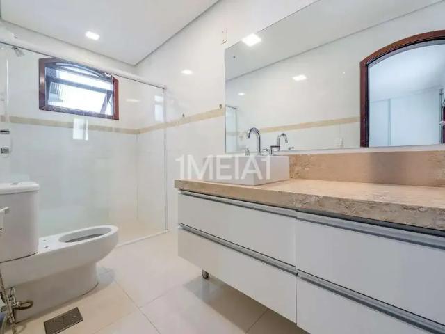 Casa / Sobrado para Locação em Porto Alegre/RS Santa Cecília 4 Quartos