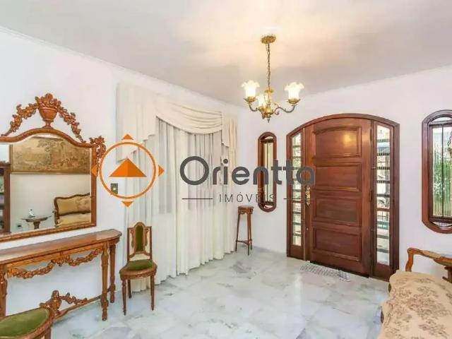 Casa / Sobrado para Locação em Porto Alegre/RS Santa Cecília 4 Quartos