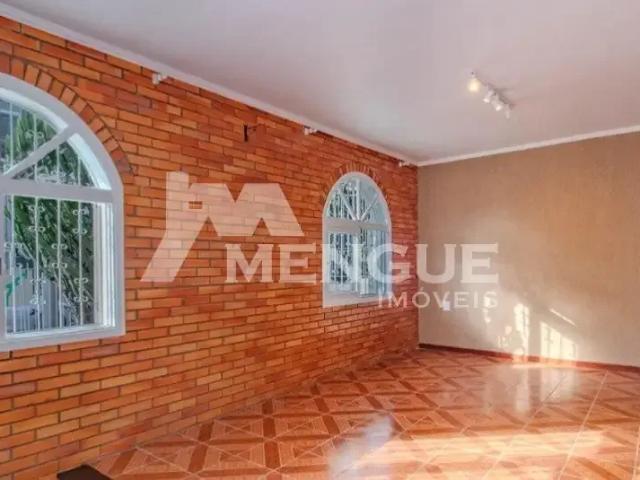 Casa / Sobrado para Locação em Porto Alegre/RS Santa Maria Goretti 3 Quartos